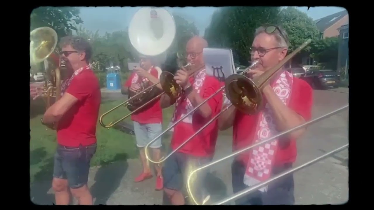 Aogse Bluf op het Bloemencorso 2024