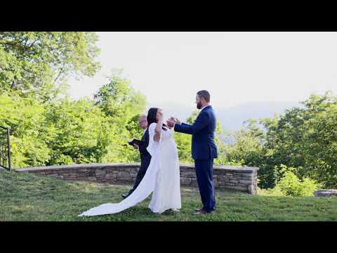 The Pronouncement Kiss and Presentation