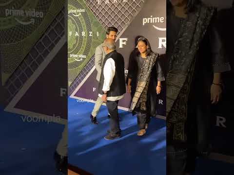 With the senior Kapoors! Shahid brings his dad Pankaj Kapur and stepmom Supriya Pathak for a screeni