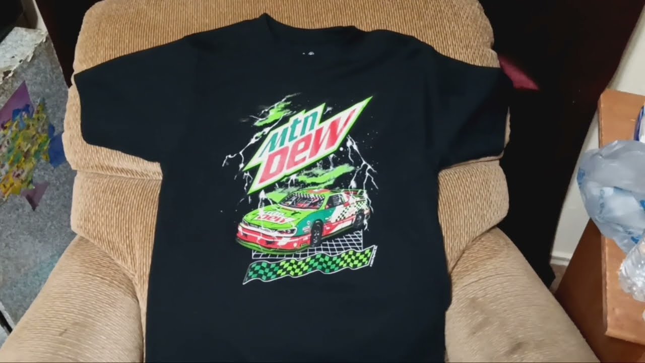 Mountain Dew Racecar Large T-shirt Overview