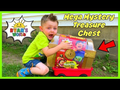 Ryan’s World Mega Treasure Chest Pretend Play Adventure!
