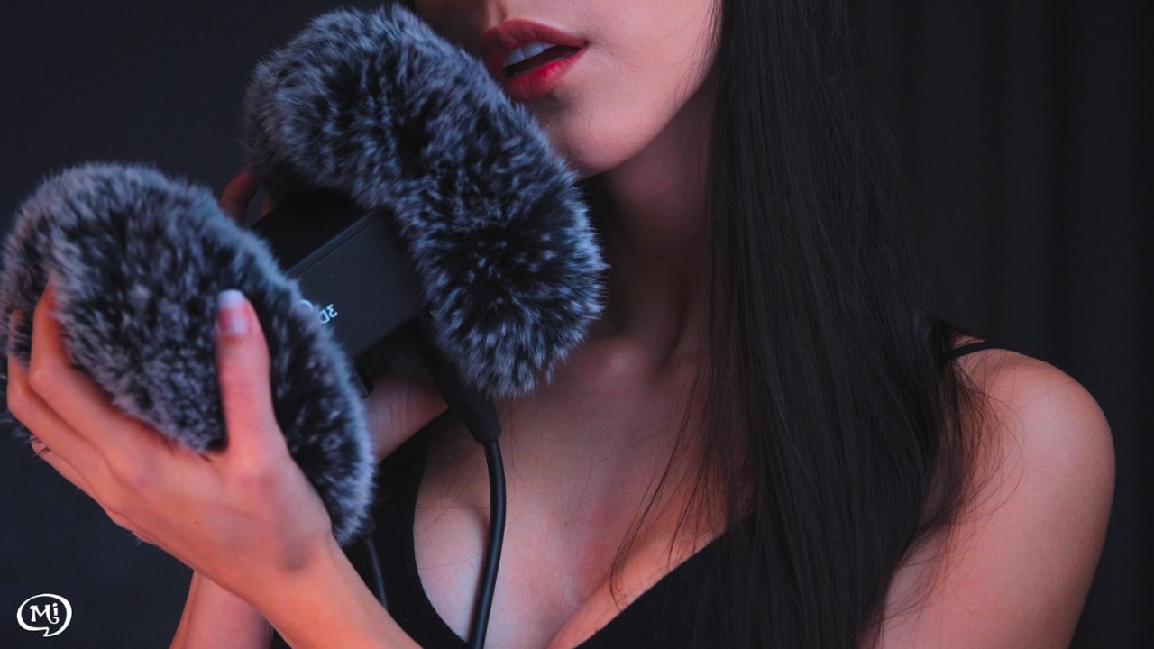 ASMR MAX ZOOM 🤤 deep whispers from ear to ear 👂🏼 BACKGROUND RAIN 🌧️ 4K