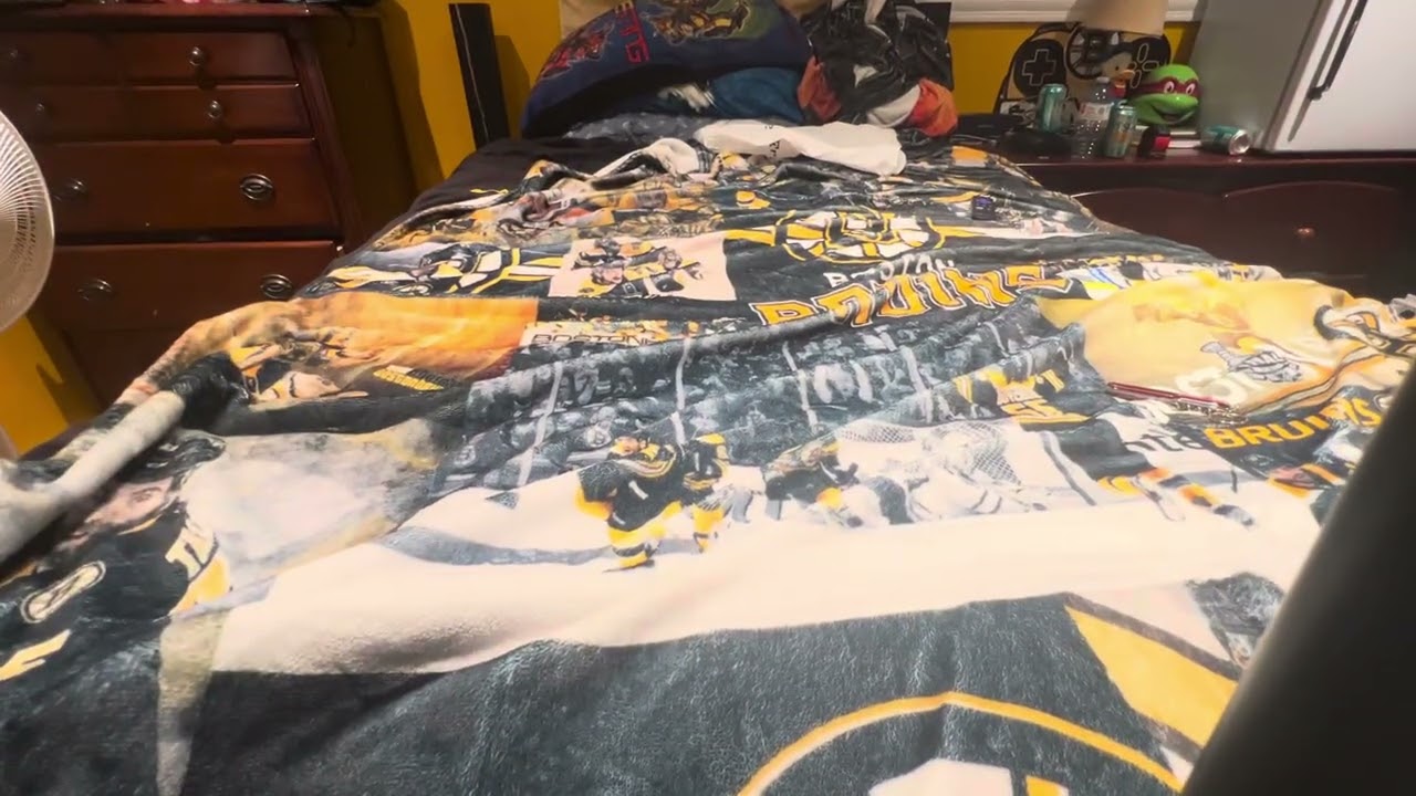 Unboxing NIRVANA Self Titled Walmart Exclusive Vinyl | Spinning ‘Round Vinyls