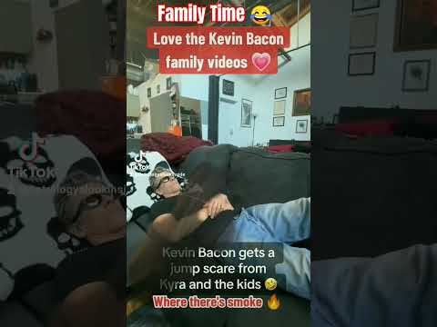 I love watching Kevin Bacon and his family. They seem very close as a unit.💗 #family #kevinbacon