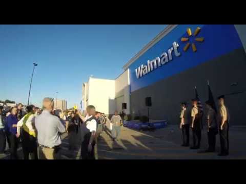 Time-Lapse of a Walmart Supercenter Re-Grand Opening Ceremony in Springfield, MO