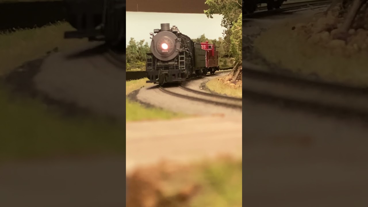 ATSF 3851 w/ ce-6 caboose 999538 round the curve to lehigton station #hoscaletrains #train #santafe