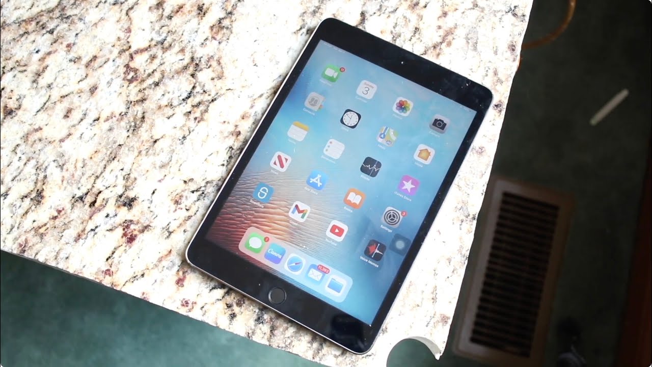 iPad Mini 3 In 2025! (Still Worth It?) (Review)