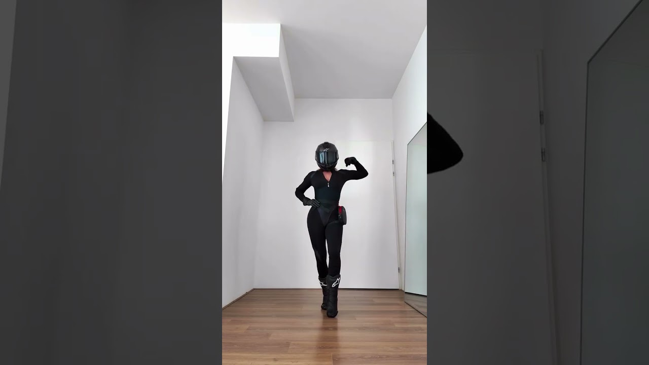 Yes I wear gear… you just can’t see it 🐈‍⬛ it’s like magic #bikelife #ducati #gear #catsuit