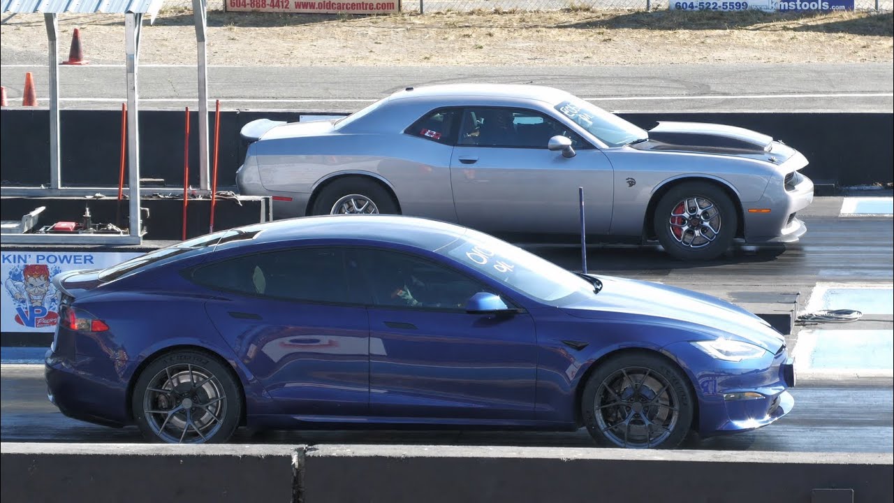 Tesla Plaid vs 1000 hp Hellcat
