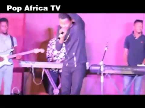 VIDEO: Kiss Daniel, Ayo Jay & Korede Bello Performing At One Mic Naija ...