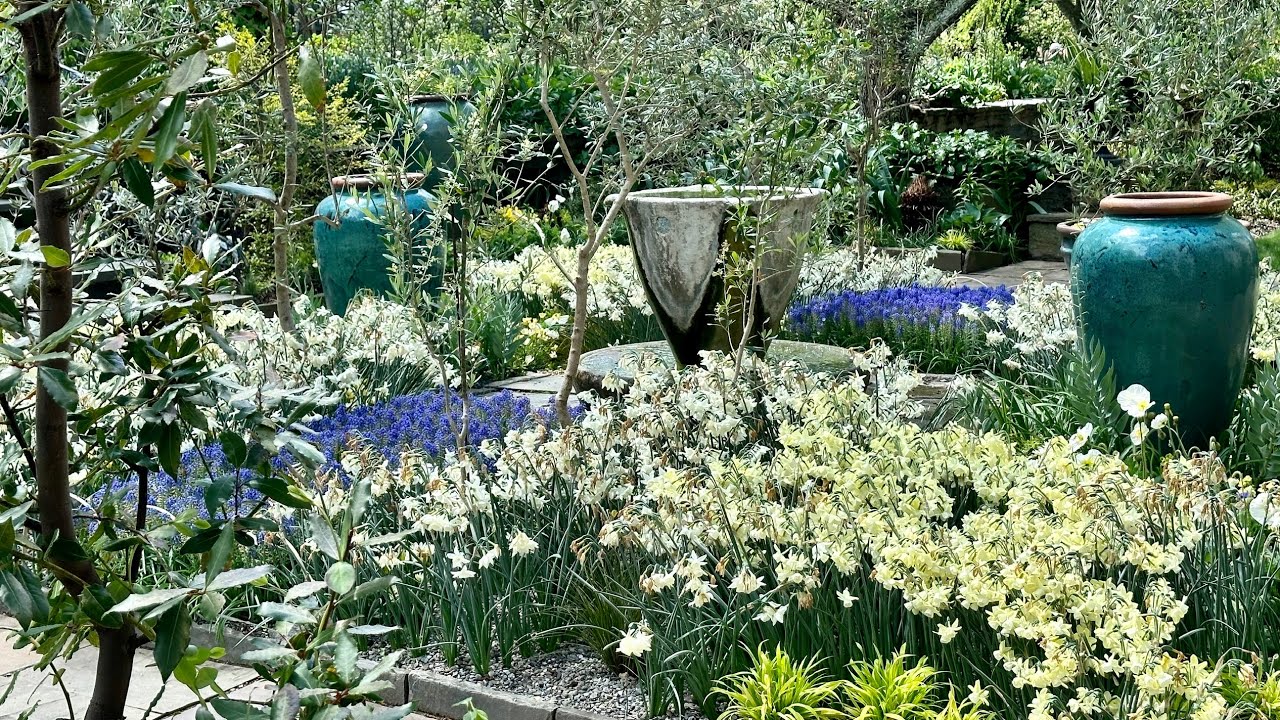 Peaceful April Garden Tour // Garden Design Inspiration from Chanticleer Garden // Nature Sounds