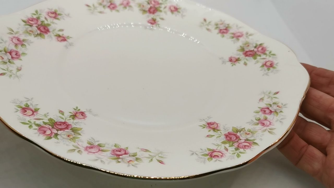 Duchess China June Bouquet 981 Pattern Cake Plate