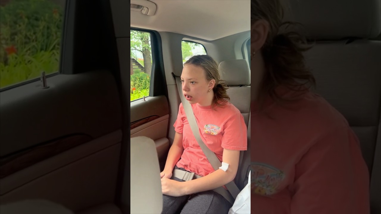 These girls got too high of a dosage for their wisdom teeth 😂