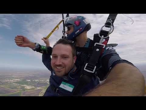 1415 Sean McBrien Skydive at Chicagoland Skydiving Center 20190526 Hop Hop