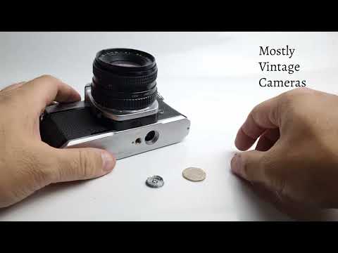 How to put a battery in a Pentax K1000