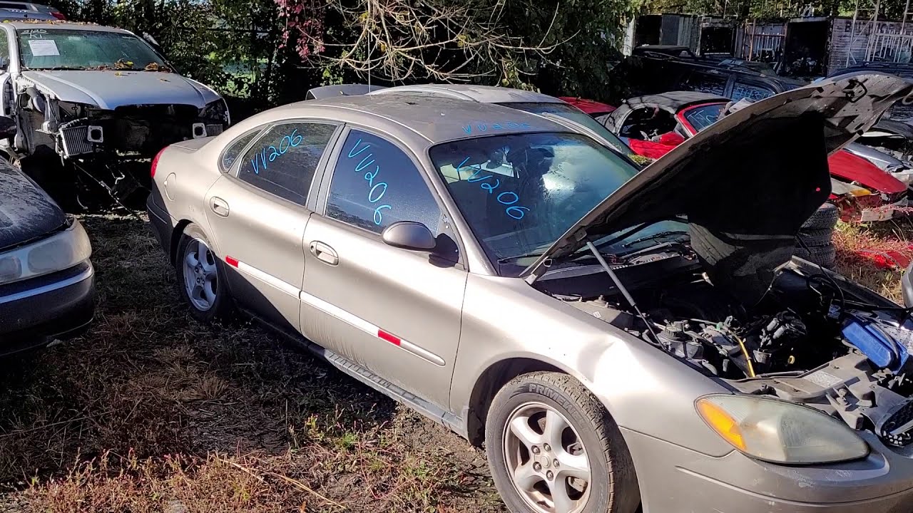 VV206   2003 Ford Taurus