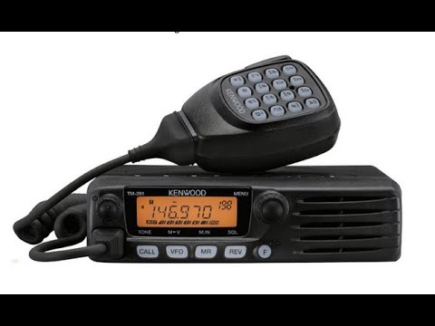 Installing a 2-way radio in the IH 1486 and CIH 1660.