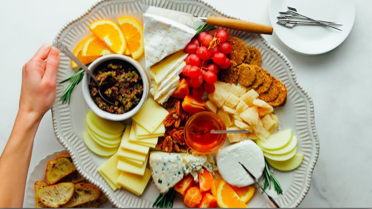 How to Make a Cheese Board