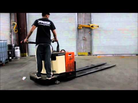 CROWN PE SERIES 8000LBS CAPACITY ELECTRIC PALLET JACK