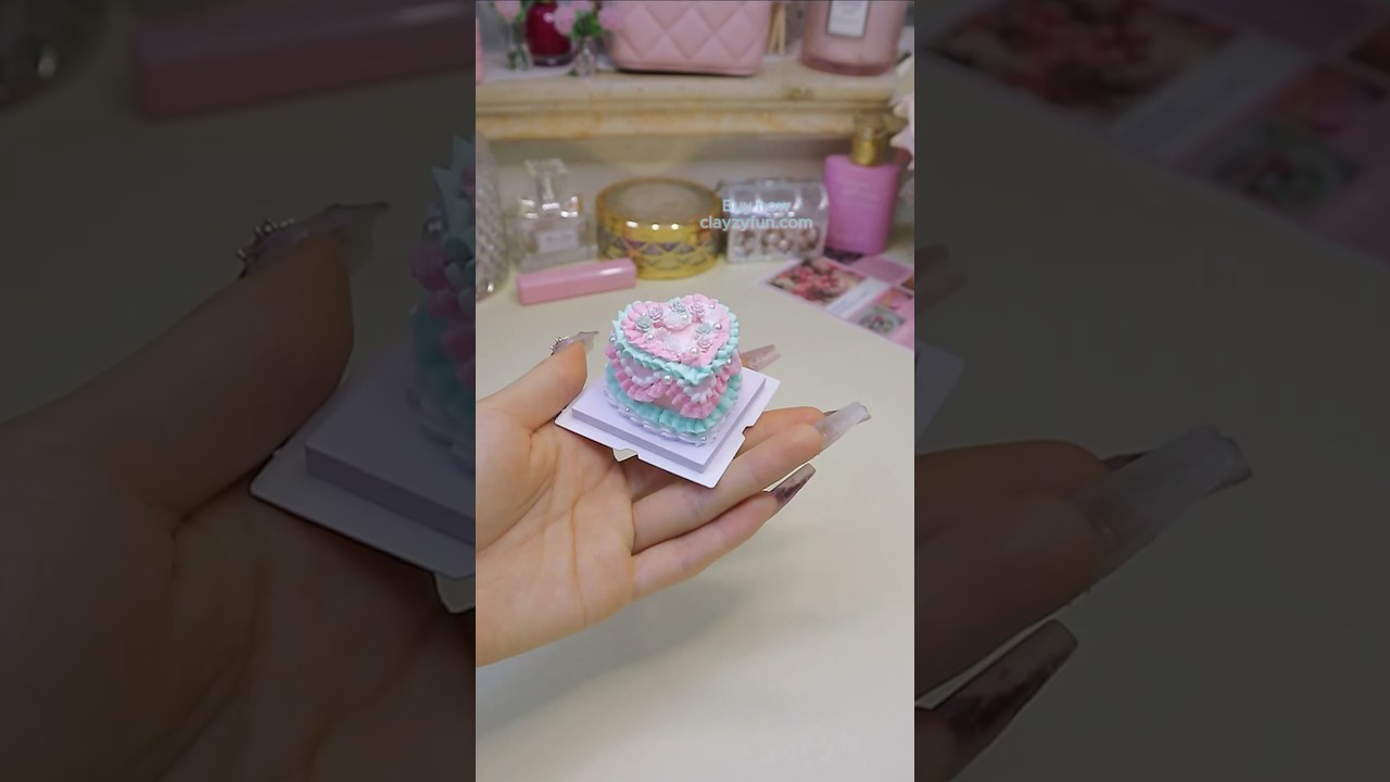 Decorating Techniques for Mini Clay Cakes: Using Multiple Piping Nozzles #princess #y2k #diy #cakes