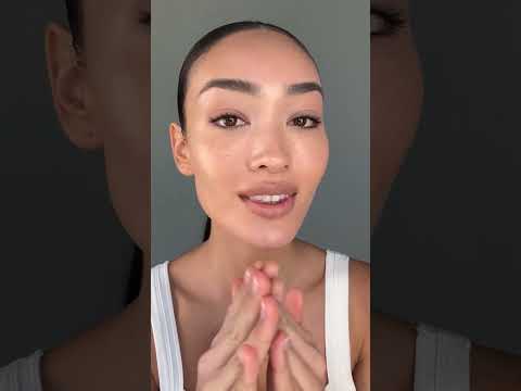 Soft Sun-kissed Glow with SoftSculpt® Bronzing & Shaping Serum