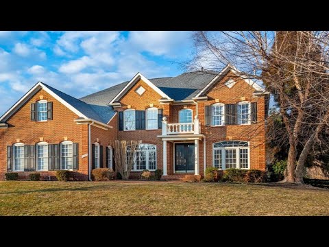 40994 MISTY VALE CIRCLE, ALDIE, VA Presented by The Lisa Smith Team.