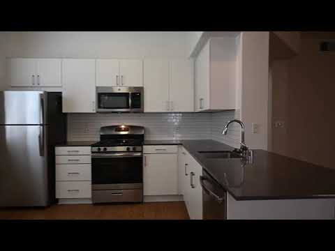 Bella Vista At Warner Ridge Apartments - Woodland Hills - Ferrari 811
