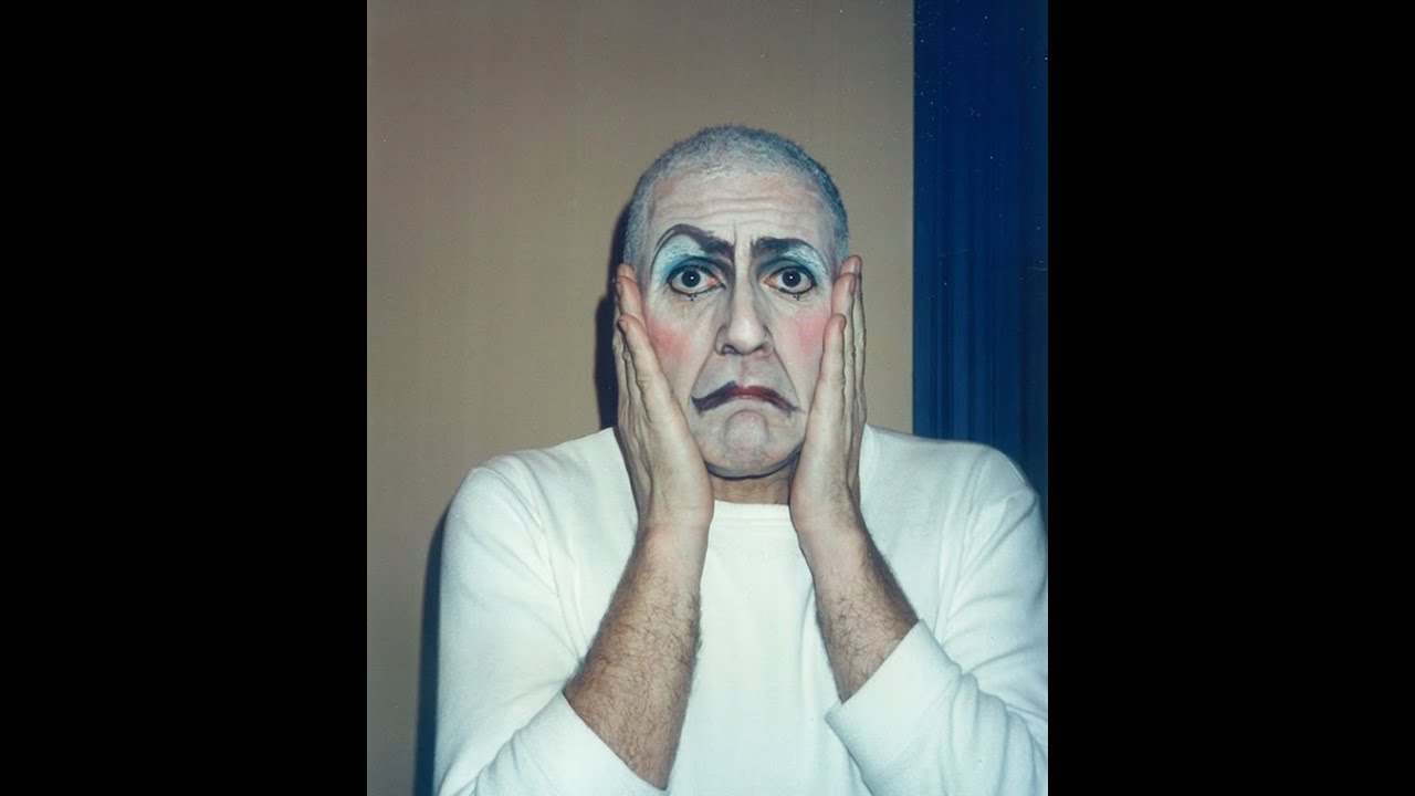 Huyamos a Buenos Aires, la muestra de Roberto Jacoby en el Museo del ...