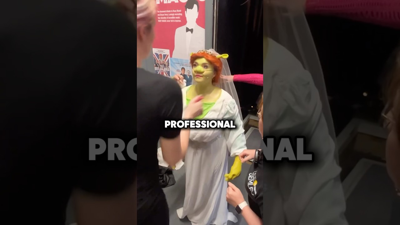 Why Being Fiona in Shrek Is Way Harder Than It Looks 😳 (🎥:Istheatre_)