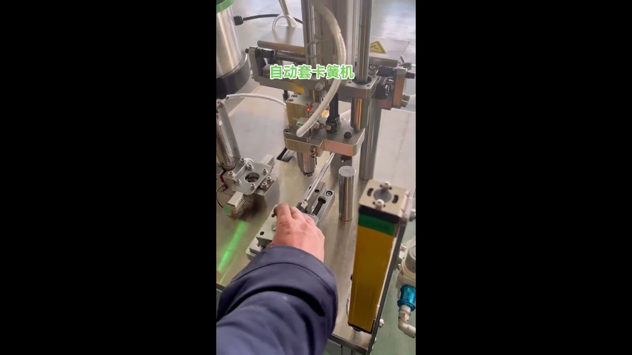 Semi auto circlip inserting machine