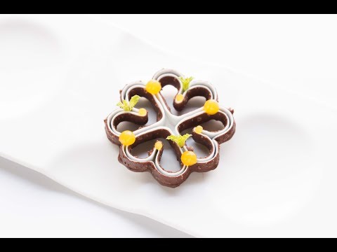 Chocolate and coconut flower technique
