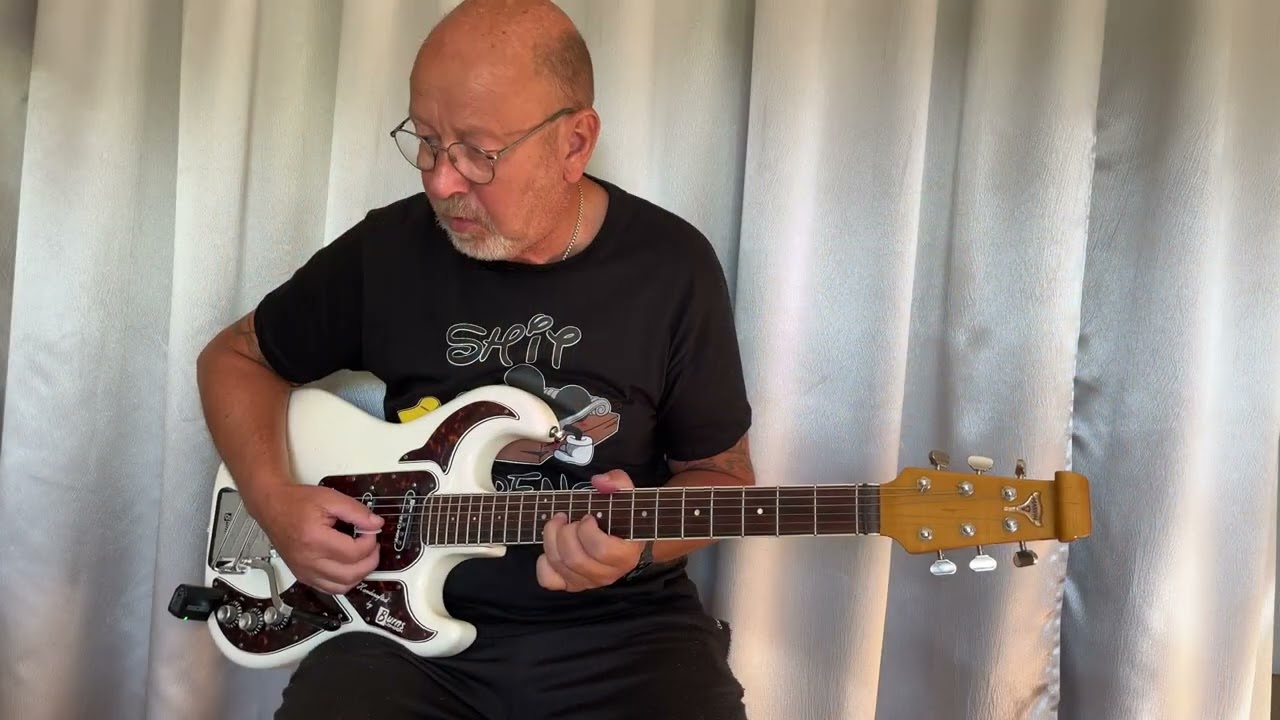 Blue Eyes Crying In the Rain, Willey Nelson/Elvis Presley. Guitar Cover by Mats Celind