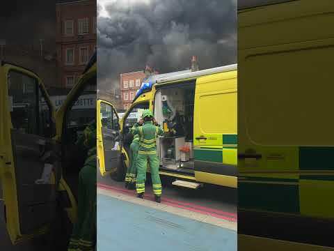 Fire in Bow Business : 100 firefighters battle huge blaze in east London