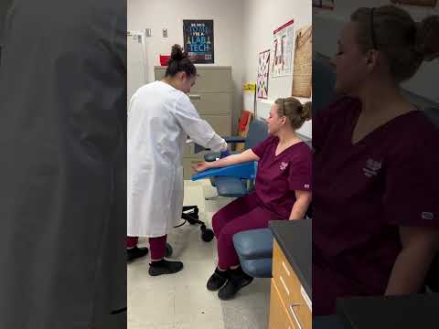 what it’s like to become a Medical Laboratory Technician #medlabtech #mlt #college #fyp #healthcare