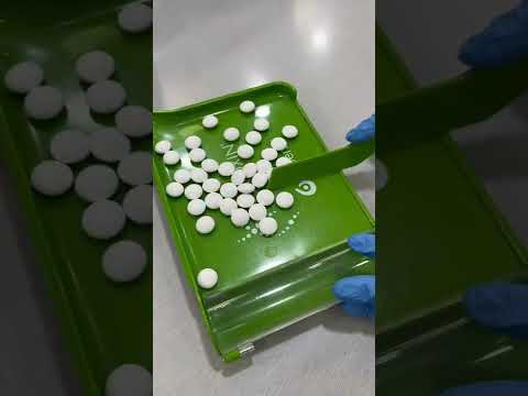 ASMR pill counting 👀 #pharmacy #counting #asmr #asmrsound #pharmacist #shorts