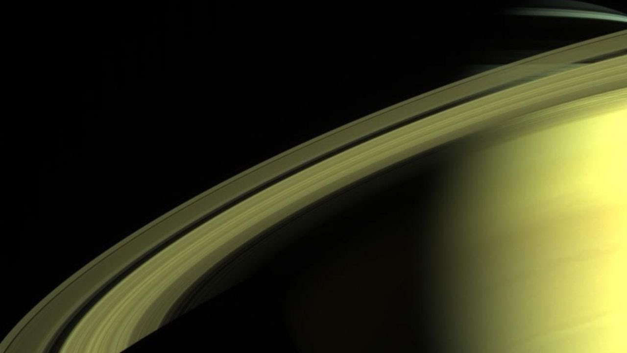 NASA's Cassini sees hexagonal storm on Saturn