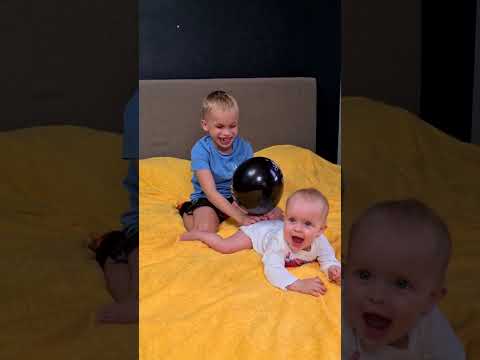 Funny baby farted!π€£π₯°πΌ #shorts #tiktok #comedy #damus DaMus Family