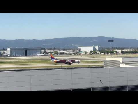 Southwest Airlines Land San Jose Mineta international Airport