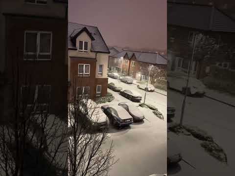 Snow in Dublin 10 #dublin #ireland #area #lucan #snowfall #live