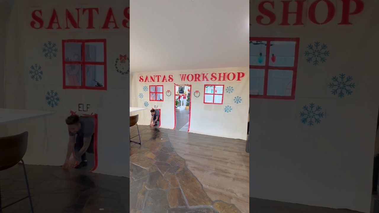 I turned our living room into Santa’s workshop! 🎅🏻 #christmas