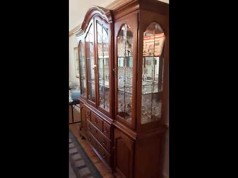THOMASVILLE DINING SET ♦ CHINA HUTCH ♦ SELLING 10/10/20