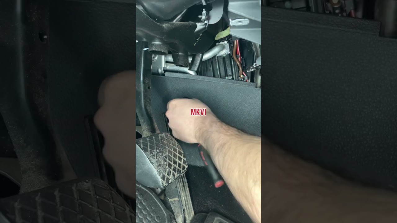 The difference in serviceability of a mkiv and mkvi jetta heater core 8-10 hrs vs 2-3 #work #vw