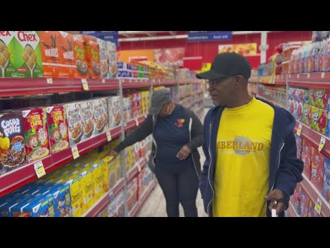 A new grocery store is open in Southern Dallas