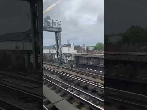 Menyisir Kota London dengan Kereta Api