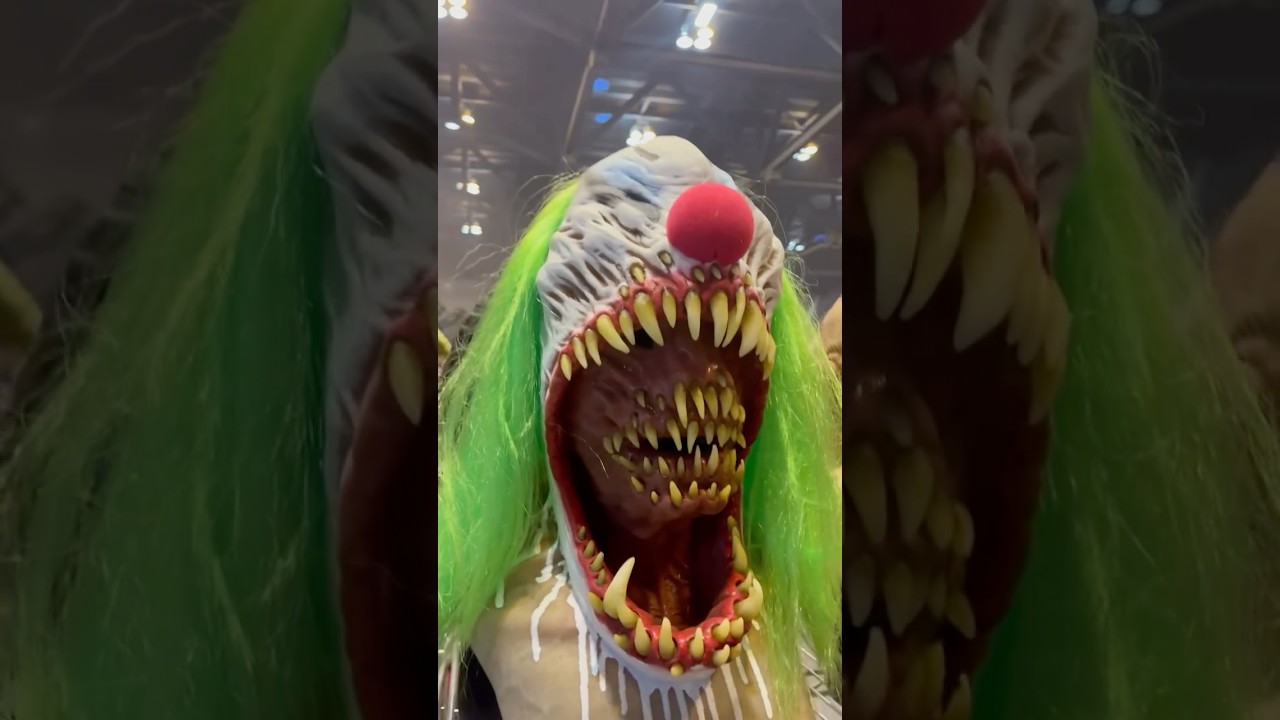 Cool clown mask from immortal masks at transworld 2025#halloween #transworld #horror #creepy #clown
