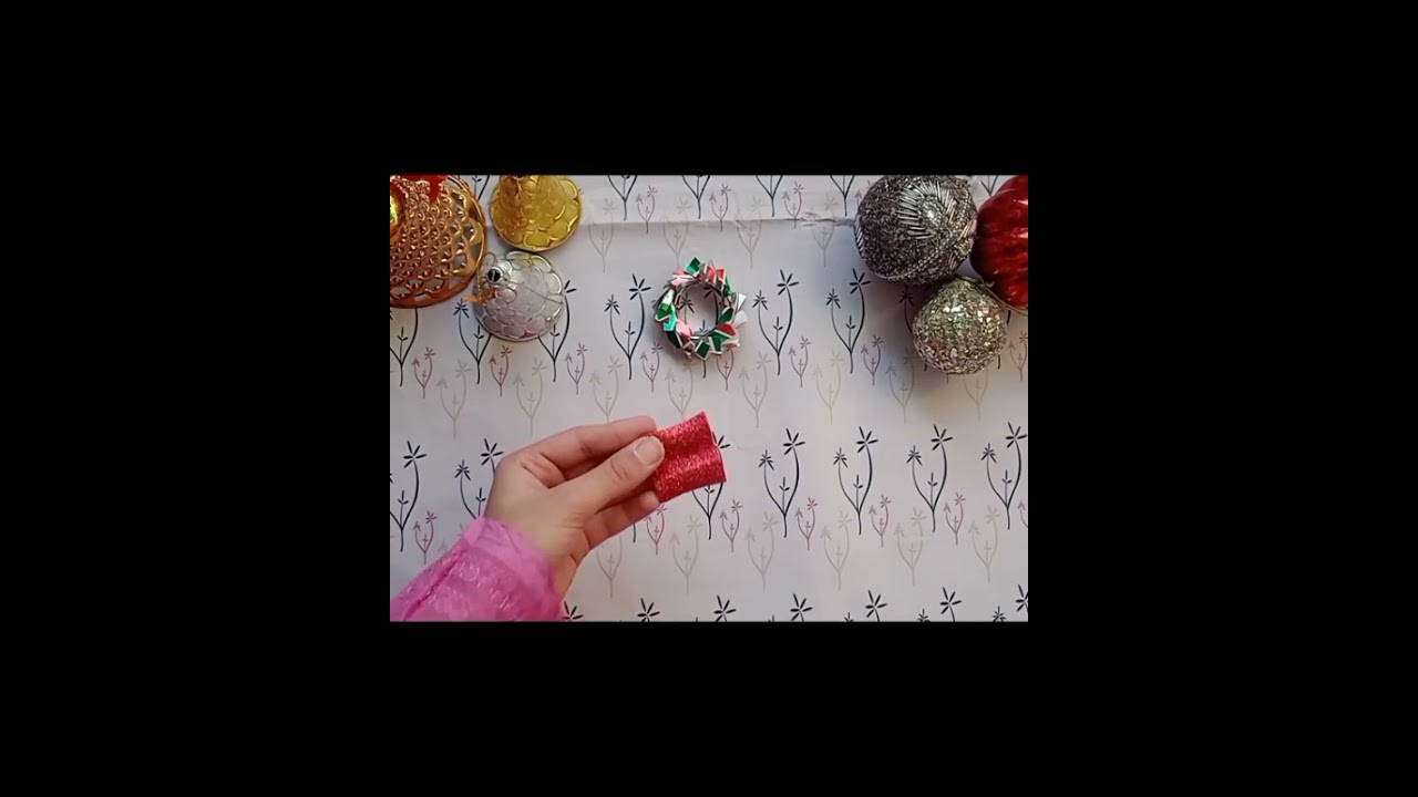 Christmas Wreath decorations#miniature #wreath #christmas #creative