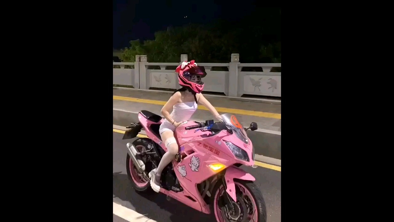 Cewek2 Cantik || Cewek Cantik Naik Motor #subscribe #like #viral #shorts