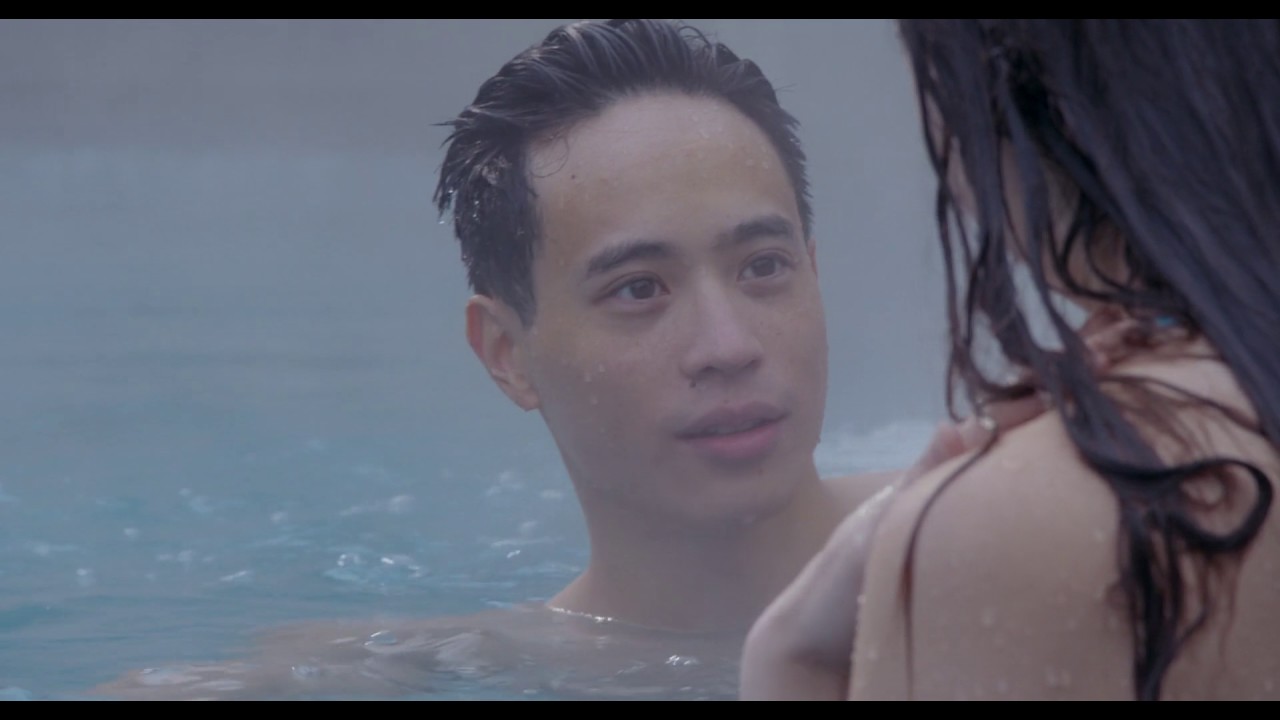 [1080p] The Edge of Seventeen - Erwin and Nadine in the swimming pool