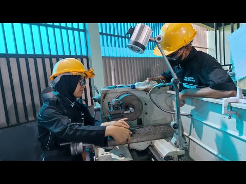 VIDEO PEMBELAJARAN TEKNIK PEMESINAN - PENGOPERASIAN MESIN BUBUT
