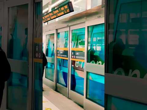 TERMINAL LINK TRAIN – TORONTO PEARSON AIRPORT – 🇨🇦 MISSISSAUGA, CANADA #shorts #airport #train